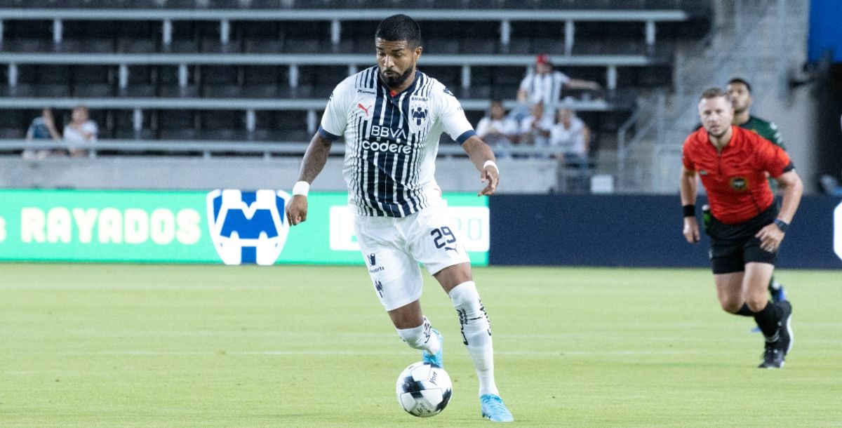 Rodrigo Aguirre tuvo sus primeros minutos con Rayados.